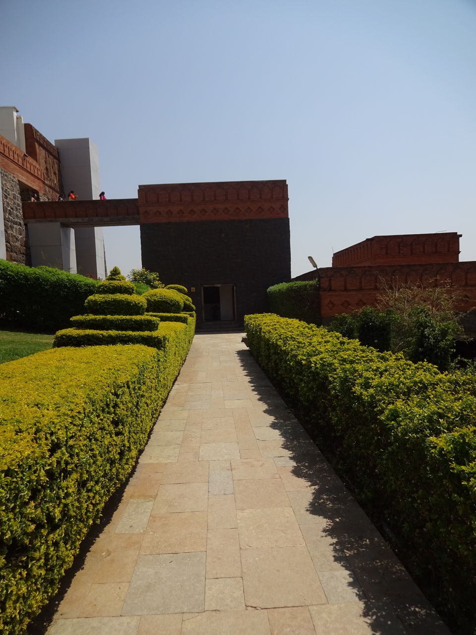 Visit to Fort Jadhavgadh - A resort on the fort - Tripoto