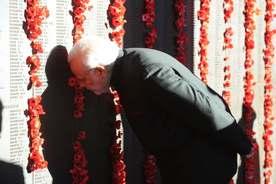 Around The World In 50 Pictures : Narendra Modis Ultimate Travel Album ...
