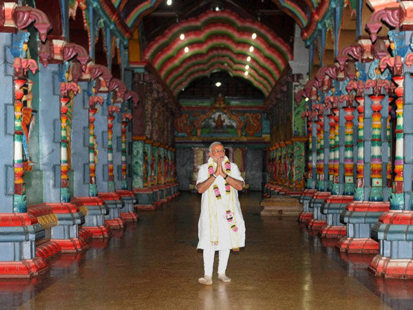 Around The World In 50 Pictures : Narendra Modis Ultimate Travel Album ...