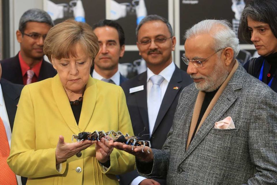 Around The World In 50 Pictures : Narendra Modis Ultimate Travel Album ...