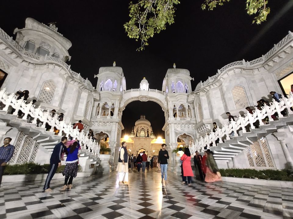 Vrindavan during Parikarma Vrindavan iskon - Tripoto