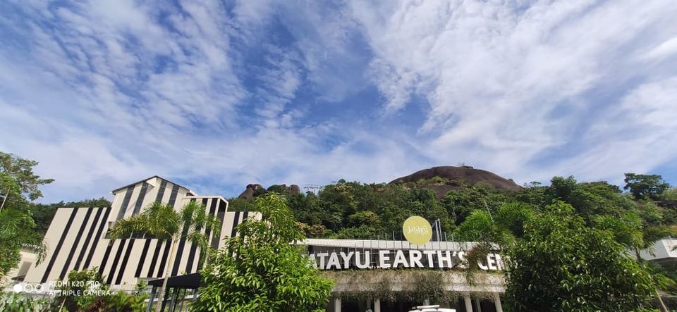 WORLD’S LARGEST BIRD STATUE AT JADAYU PARA EARTH’S CENTRE - Tripoto