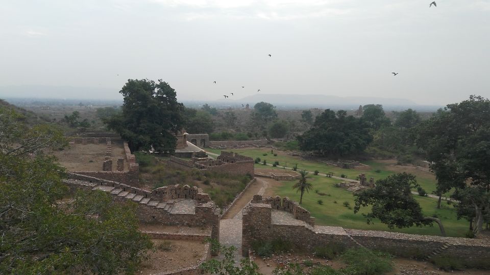 Inside Bhangarh Fort – The Most Haunted Place In India - Tripoto