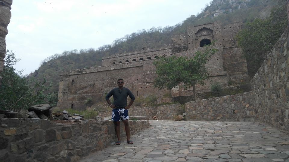 Inside Bhangarh Fort – The Most Haunted Place In India - Tripoto