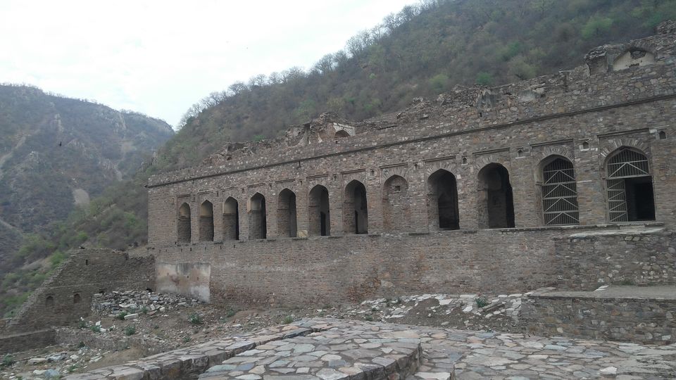 Inside Bhangarh Fort – The Most Haunted Place In India - Tripoto