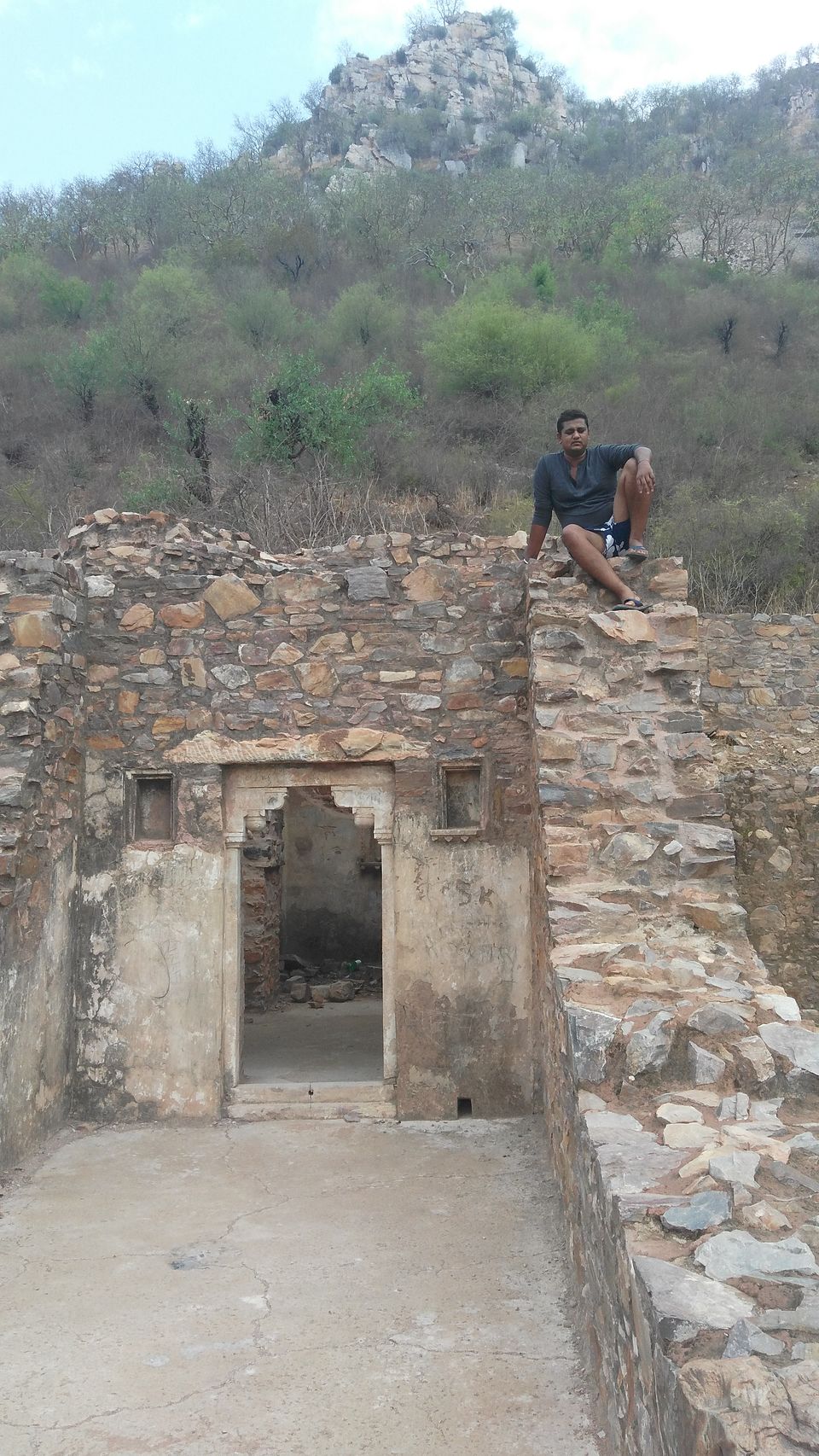 Inside Bhangarh Fort – The Most Haunted Place In India - Tripoto
