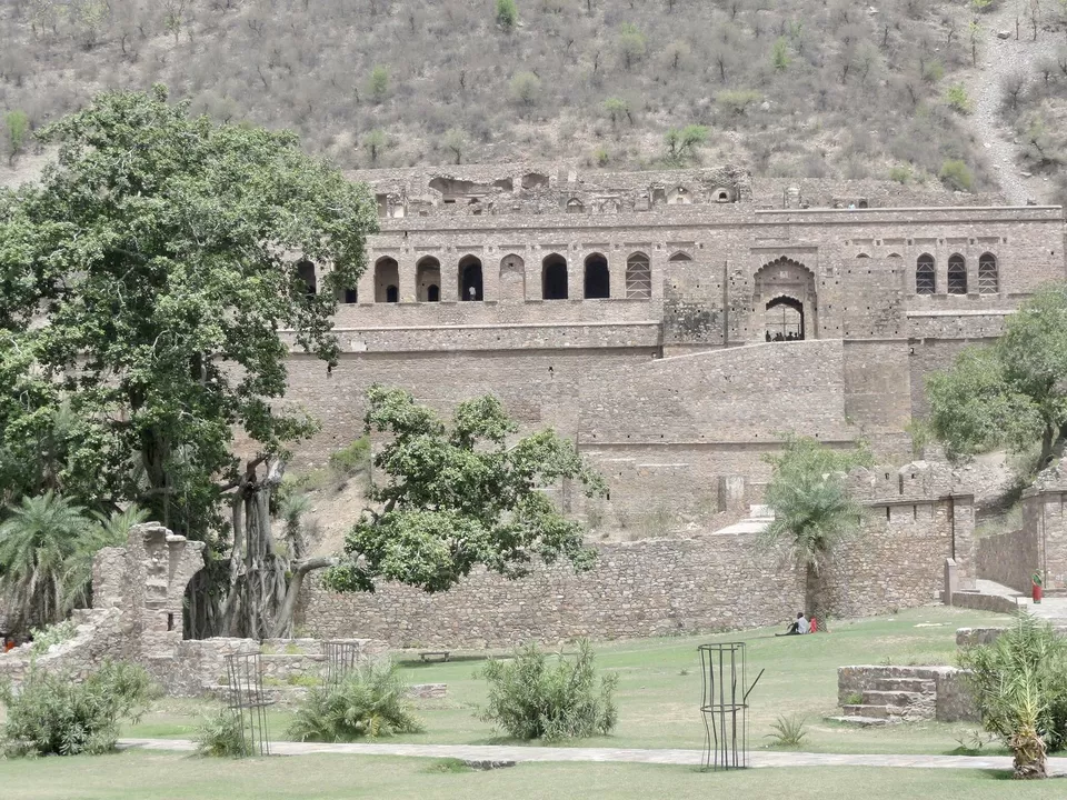History Mystery Behind Bhangarh Fort A Trip to India’s Most Haunted ...