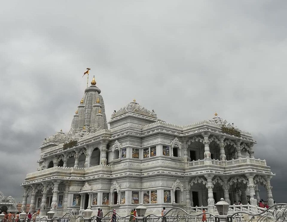 The Beauty of Prem Mandir will make you forget Taj Mahal - Tripoto