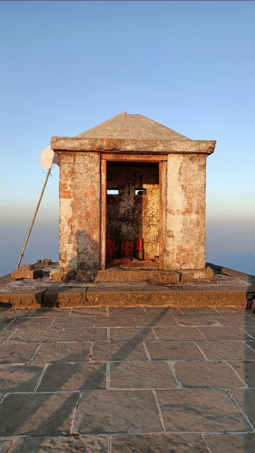 Trek to Salher and Salota fort - Tripoto