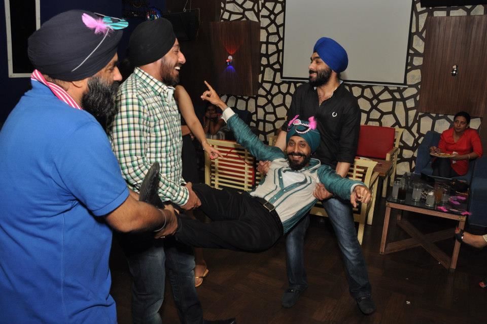 10 Shady Dance Bars In Delhi Thatll Remind You Of Dev D