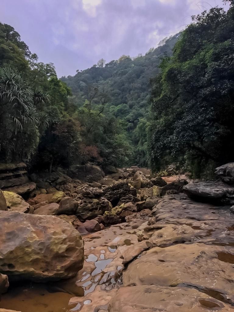 Reaching the mouth of Nohkalikai - Indias tallest plunge waterfall ...