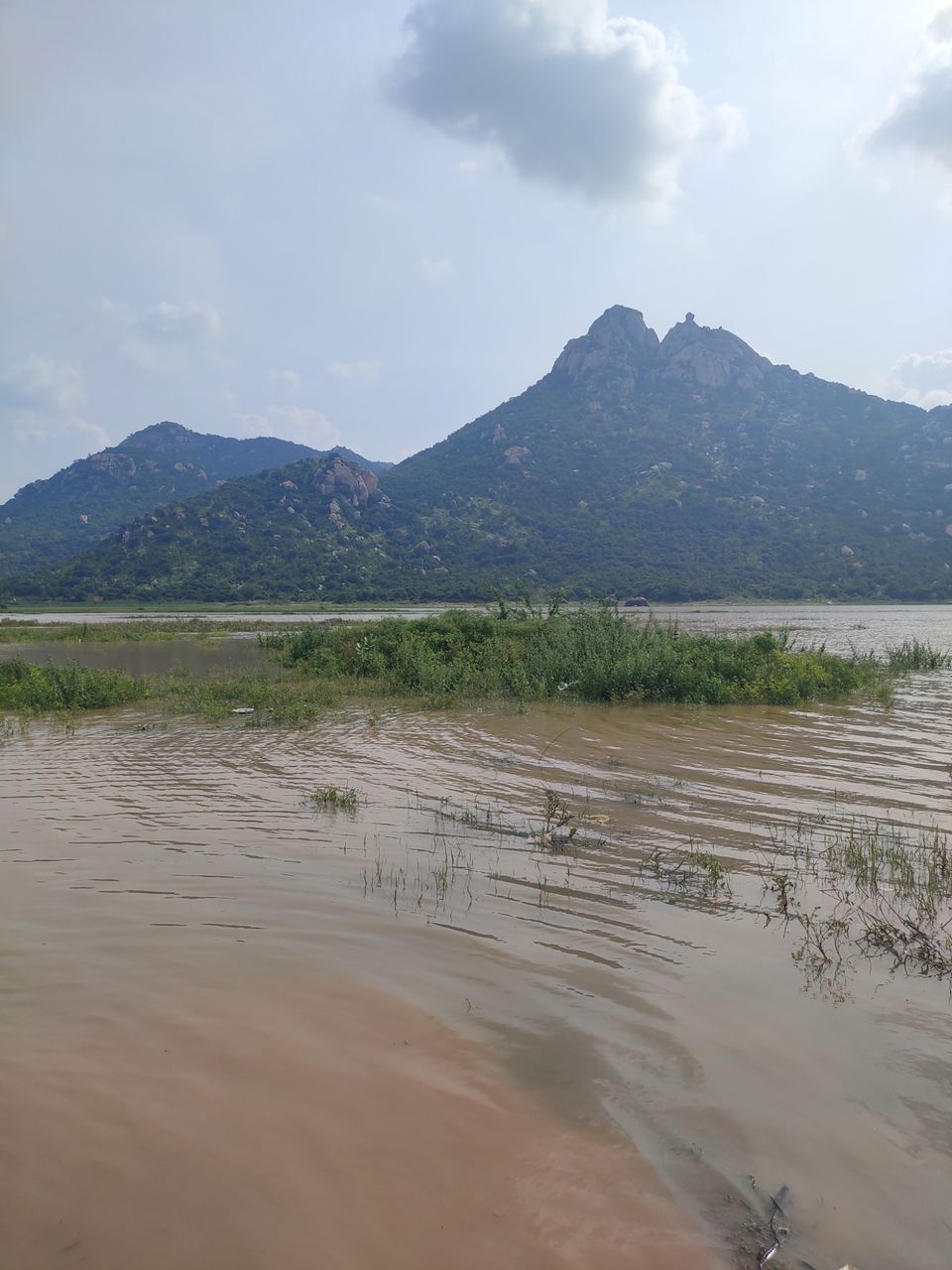 Gudibande fort..a day long story of driving, trekking and picnic ...