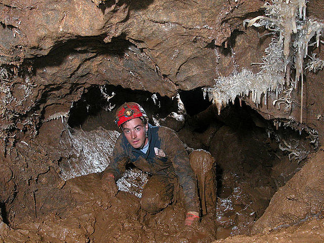 A Guide to Caving in India - Tripoto