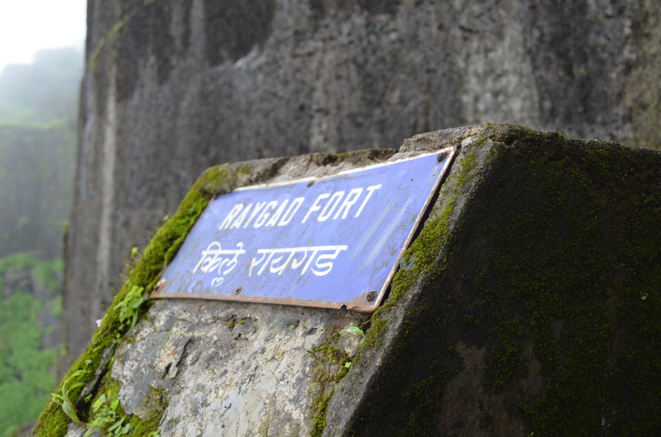 Monsoon Trek to Raigad Fort, visit raigad fort in rainy season ...