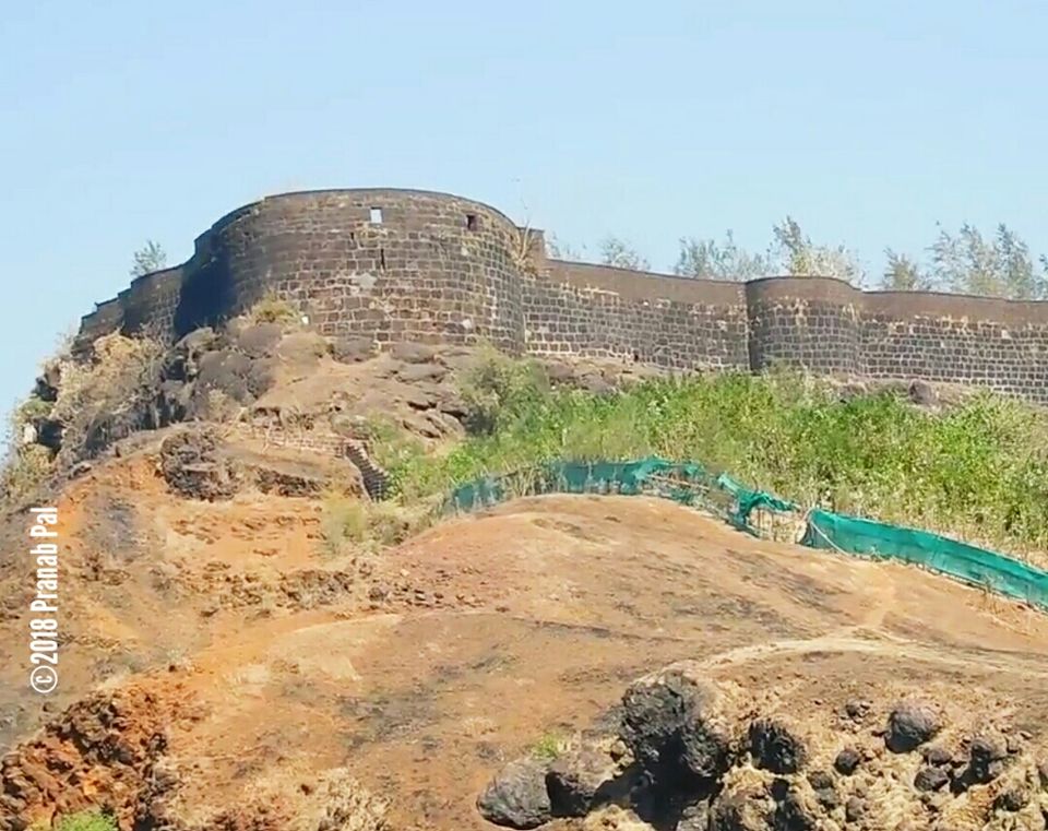 Ratnadurg Fort – The pride of Maratha heritage - Tripoto