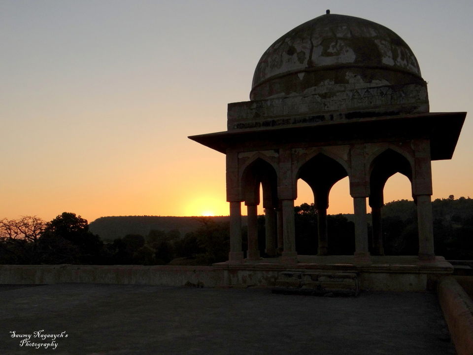 Mandu: Place That Resonates With History - Mandu Fort | Tripoto