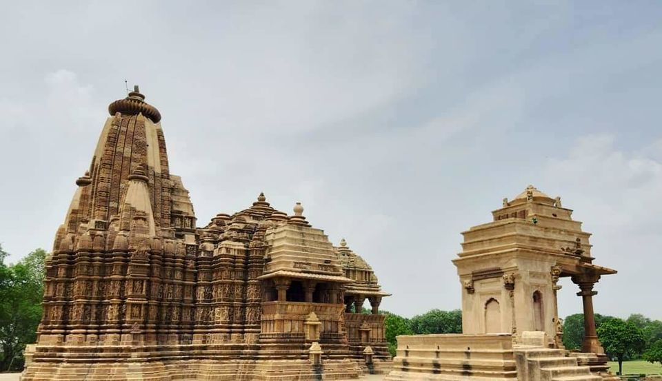 KHAJURAHO LAND OF EROTIC SCULPTURES TO RAHNE FALL INDIAS GRAND CANYON ...