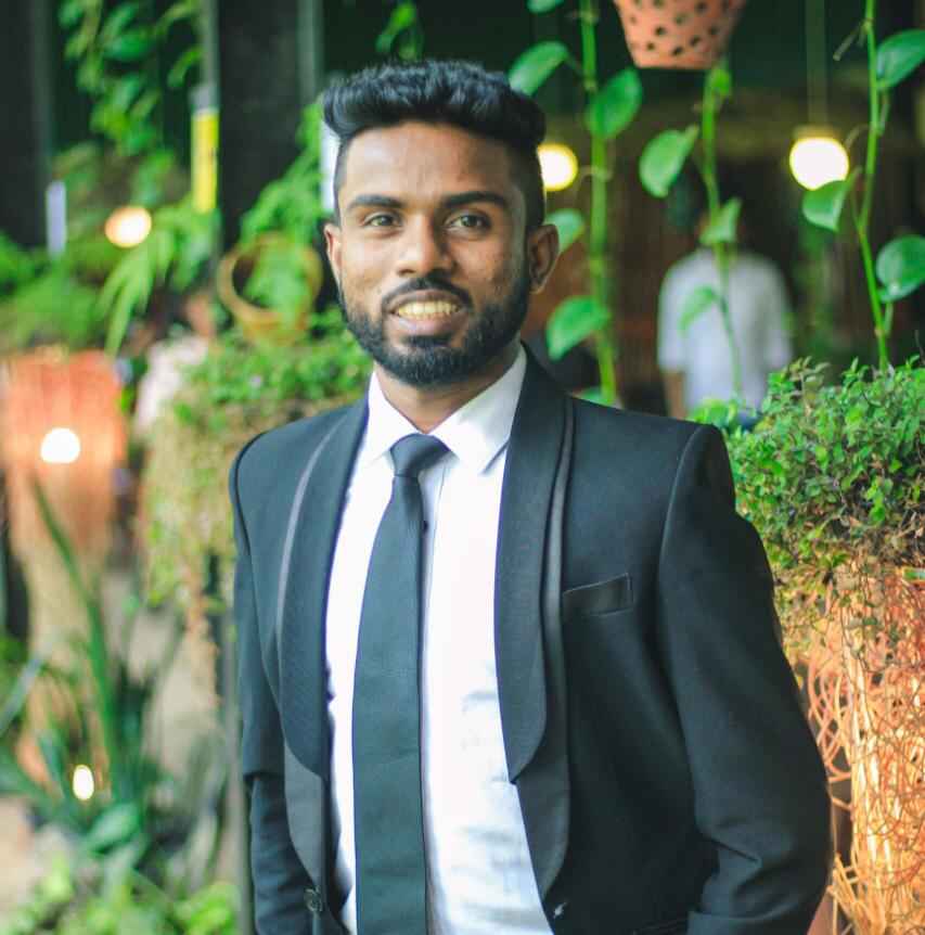 Shenal Jayasinghe (@shenaljayasinghe) Travel Blogger at Tripoto