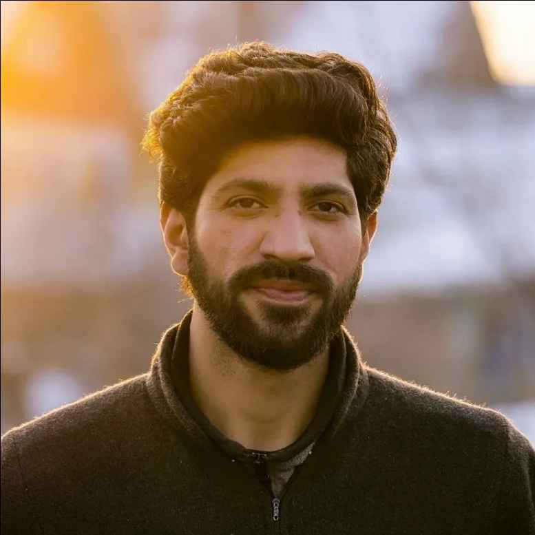 Rayan Hussain (@kashmirinoureyes) Travel Blogger at Tripoto