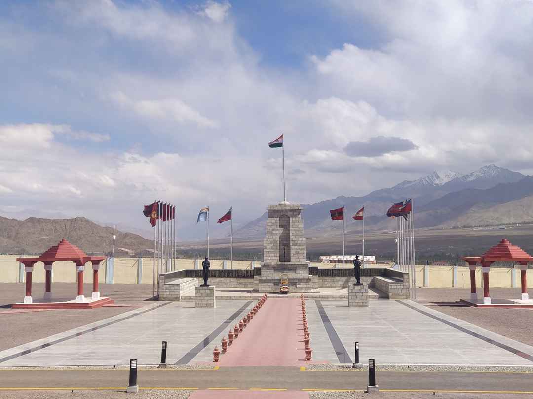 Ladakh – The Land of Lamas – Meditating Wanderer!