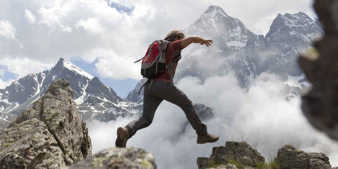11 Smartest Travel Hacks To Save Time and Money - Tripoto