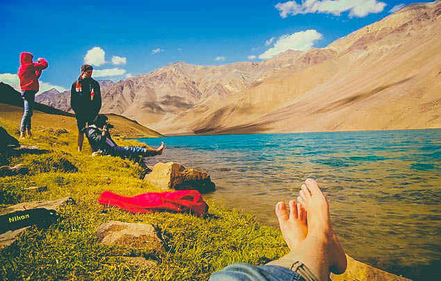 Surviving Chandratal Trek With A Backpack and A Magic Tool