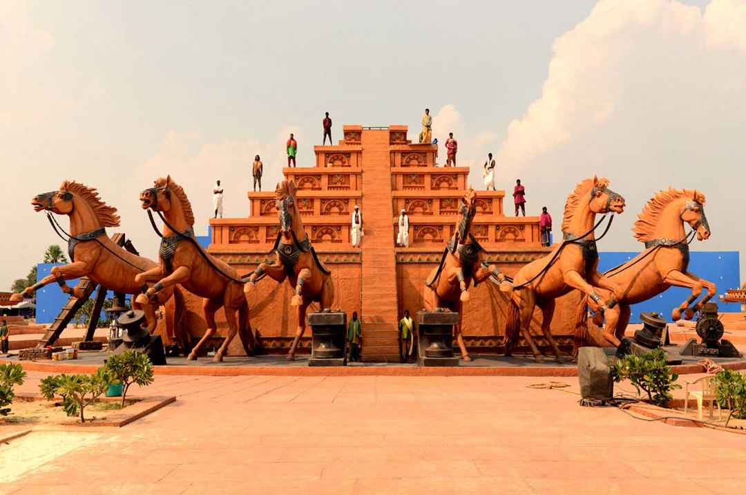 Witness The Magic of Baahubali In Real Life: Mahishmati Set Open For ...