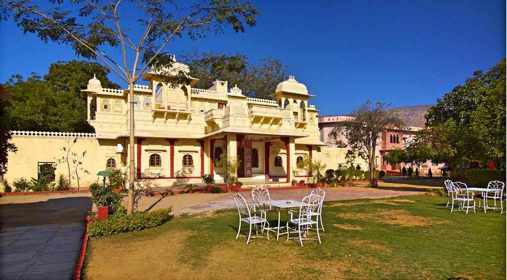 Just 3 Hours Away From Delhi, This Luxury Haveli Is The Perfect Year ...