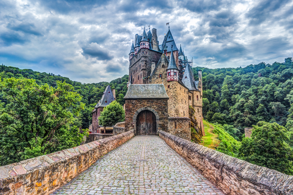 A Guide To The Fairytale-like Castles in Germany - Tripoto