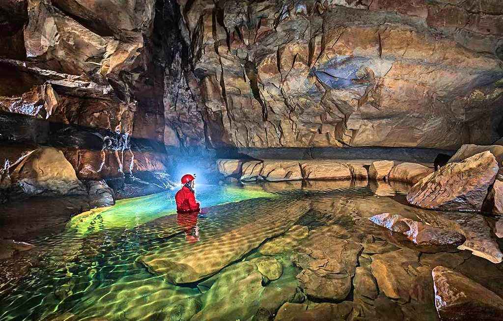 Worlds Longest Sandstone Caves - Tripoto