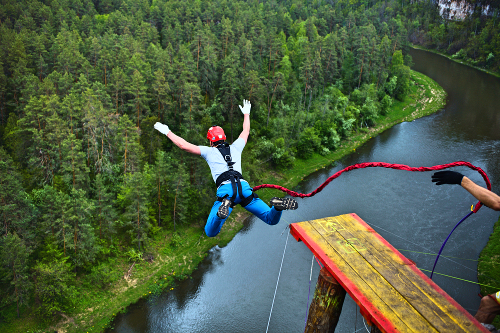 Goa Finally Adds Bungee Jumping To Its Portfolio - Tripoto