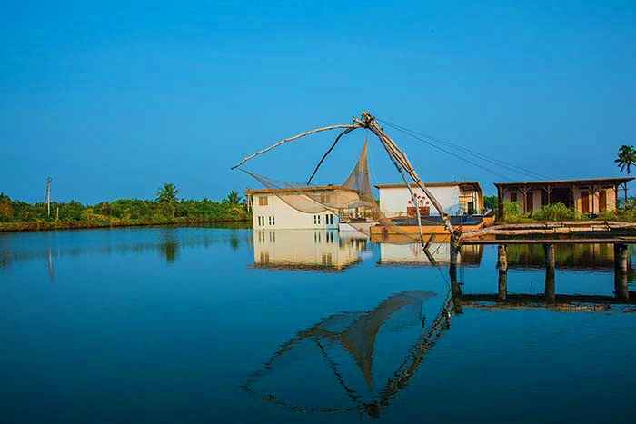 Indias Gets Its First Floating Resort That Offers You a Chance to Stay ...
