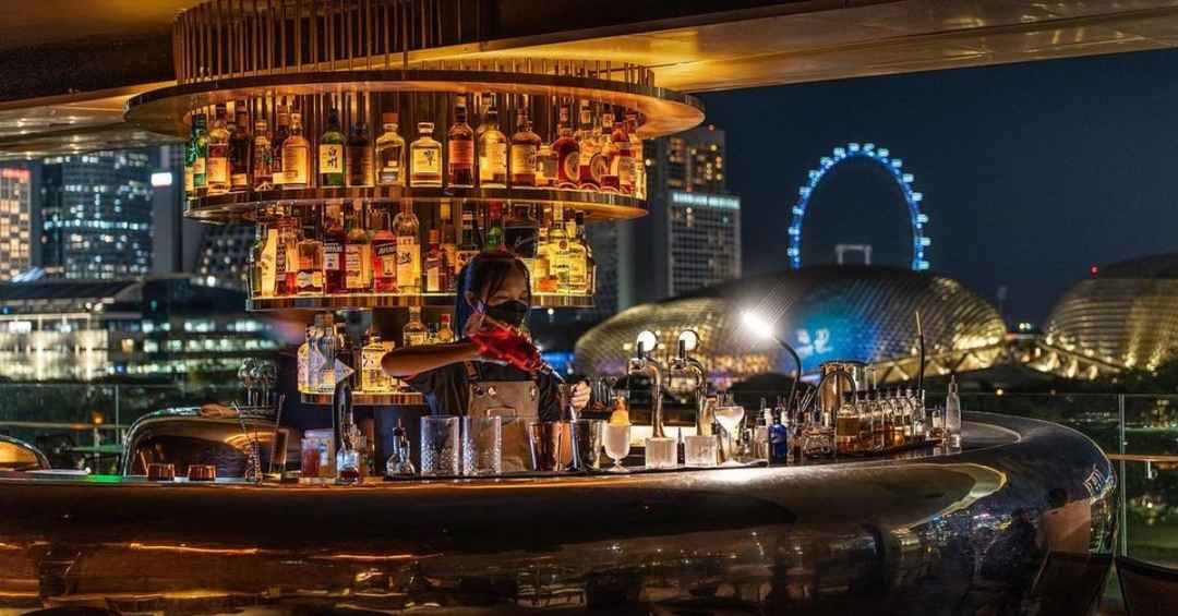 Visit These 7 Chic Bars in Singapore if You’re in the Mood to Live up ...