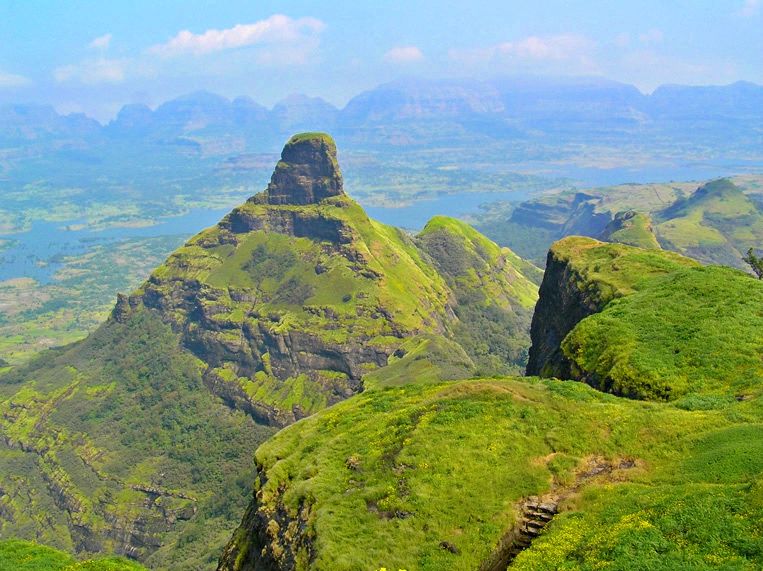Places To Visit Near Mumbai In Monsoon Monsoon Getaways From Mumbai